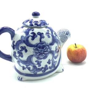TOTALLY TURTLE Blue & White TEAPOT in Fine Condition, Ideal Gift for ...