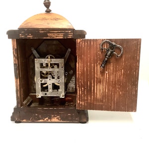 Antique Casement Mantel Clock With Clockwork Movement and Chime ...