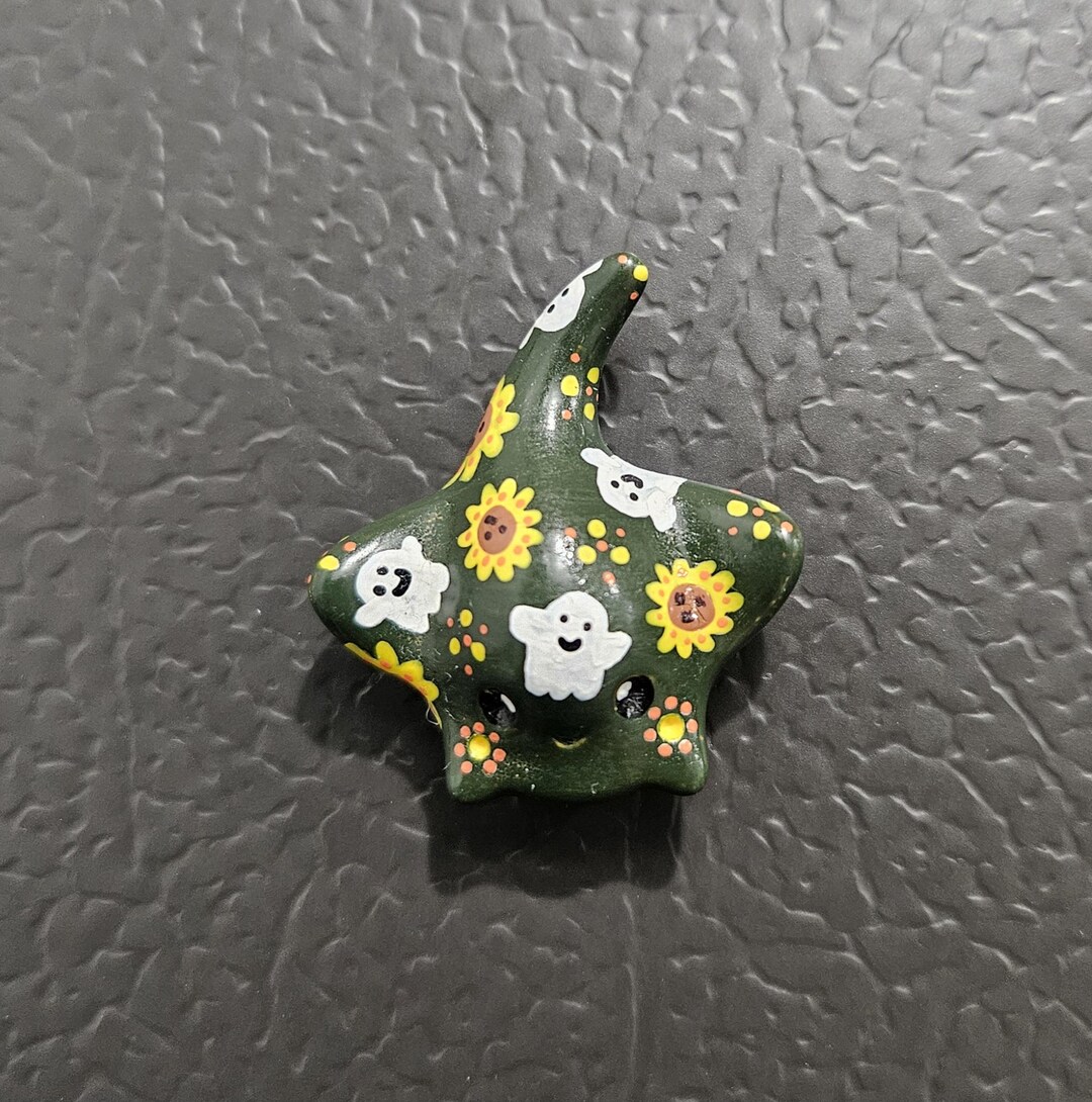 Ghost & Sunflower Manta Ray Magnet - Etsy