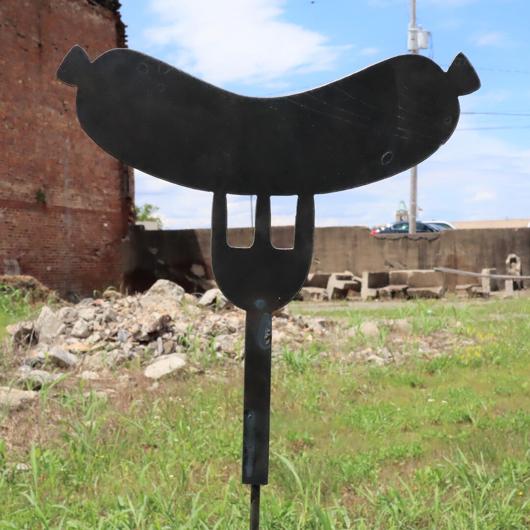 Metal Hot Dog Yard Stake – Cookout Garden Art, Summer Lawn Decor - Etsy