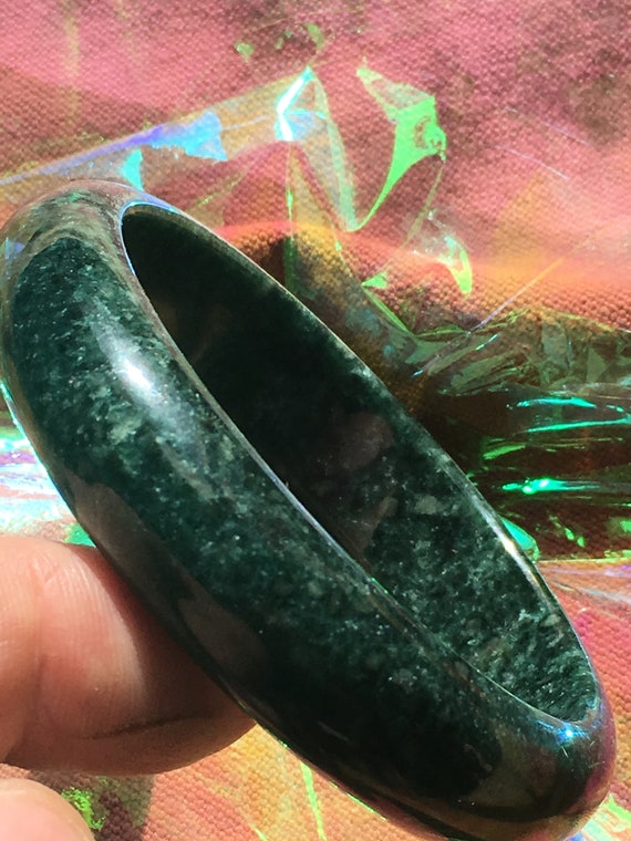 Jade bracelet value store