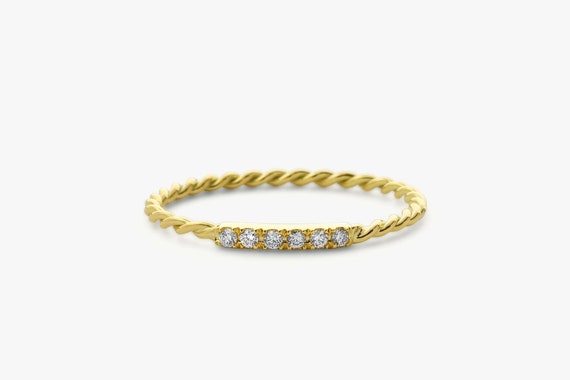14k Gold Twisted Diamant Ehering Twisted Bandring mit Diamanten Micro Pave Ring mit Twisted Gold Band Minimalistischer Stapelring Etsy