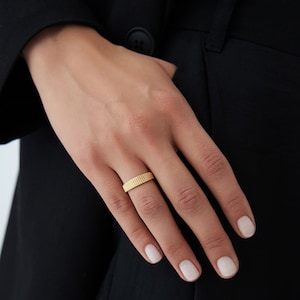 14k Gold Wedding Band, Textured Ring, 14k Solid Gold Band, Fluted ...