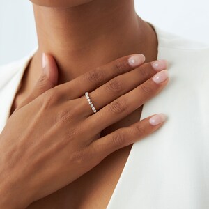 Round Diamond Wedding Ring, 14k Gold Shared Prong Nine Stone 2.5MM ...