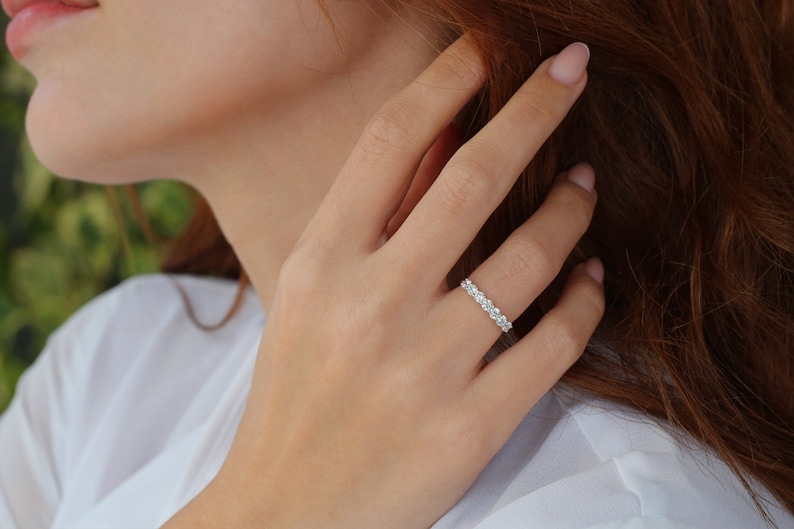 Diamond Wedding Ring / 14k Gold 7 Stone Basket Setting Shared - Etsy