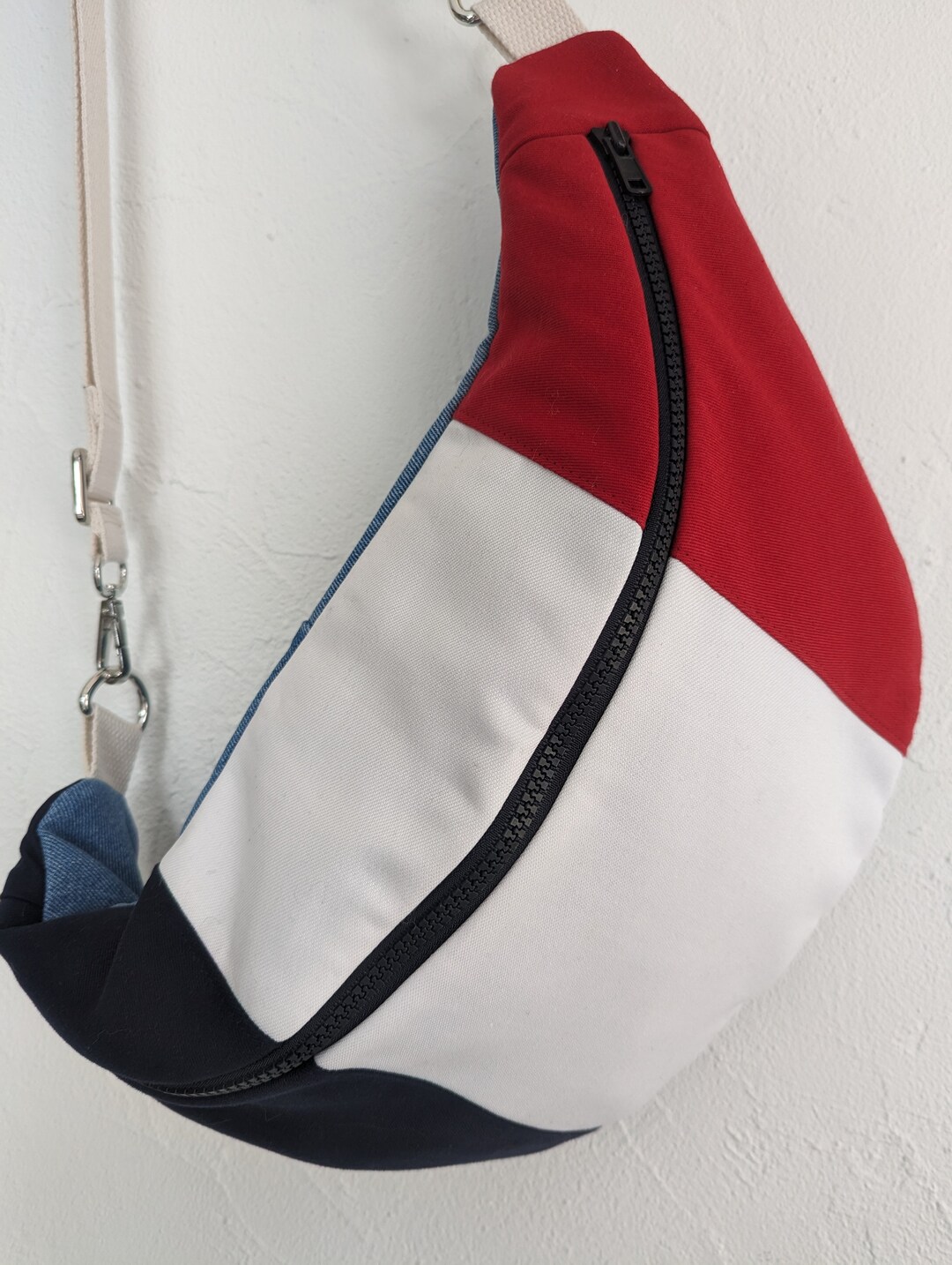 Tricolor Fanny Pack With Blue, White, and Red Flag of France, Size XL ...