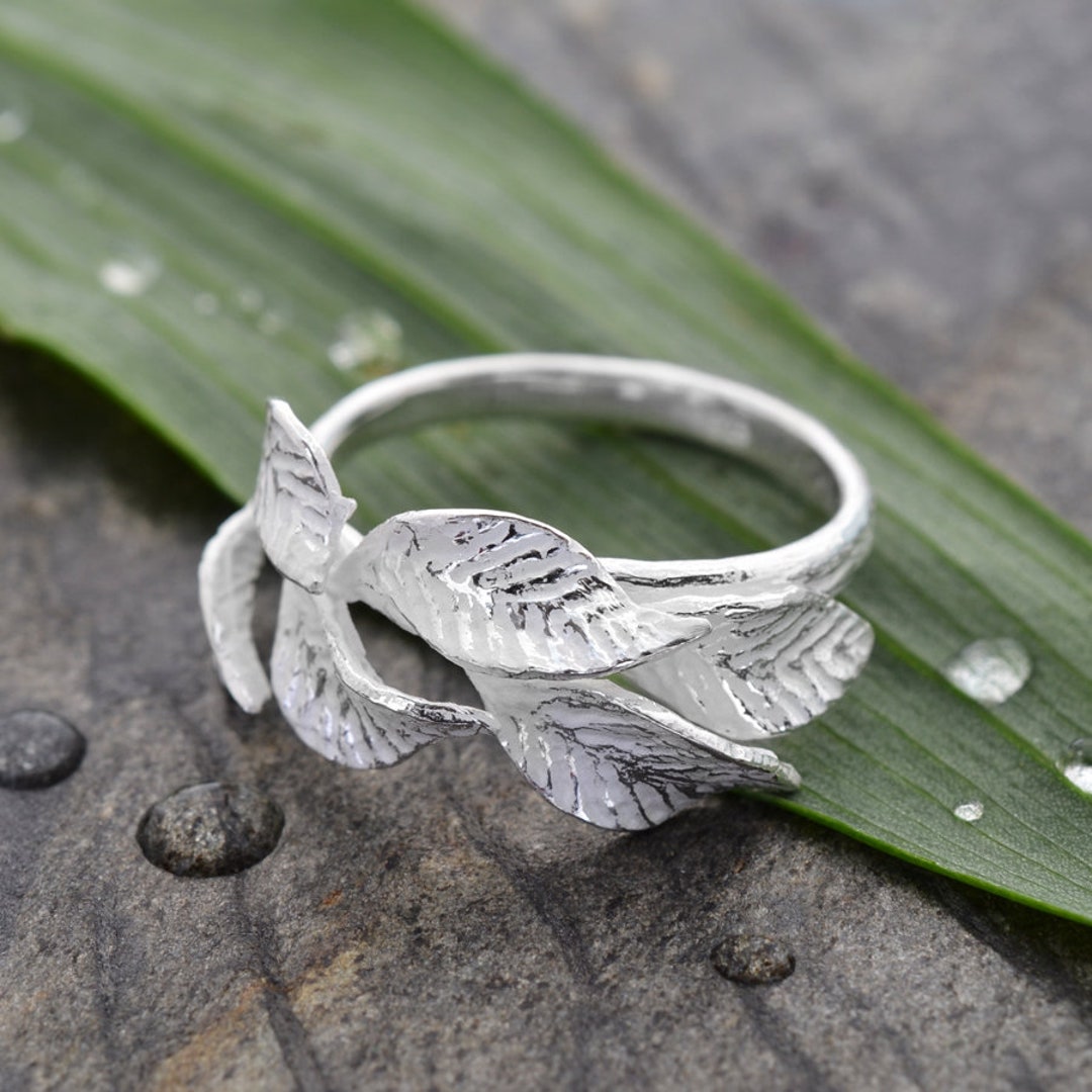 Sterling Silver Laurel Leaf Ring - Etsy