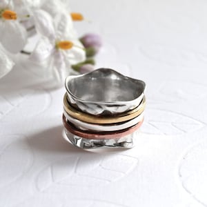 Mixed Metal Triple Scalloped Spinning Ring - Etsy