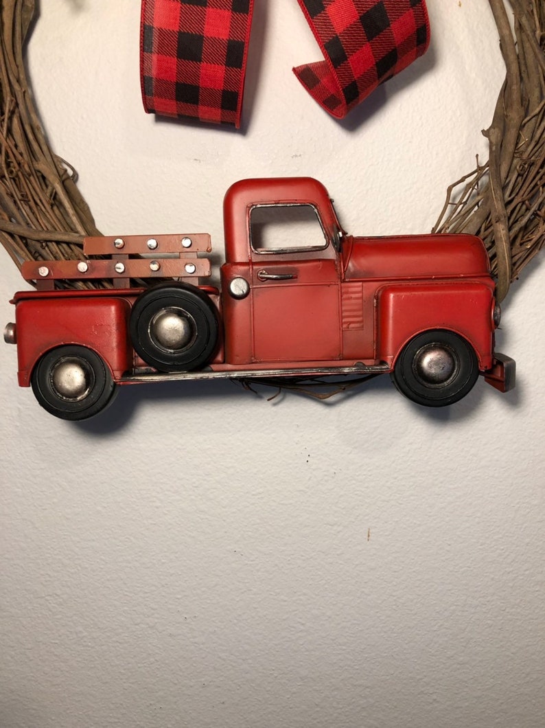 Red Truck Wreath Old Truck Pickup Wreath Buffalo Plaid Etsy