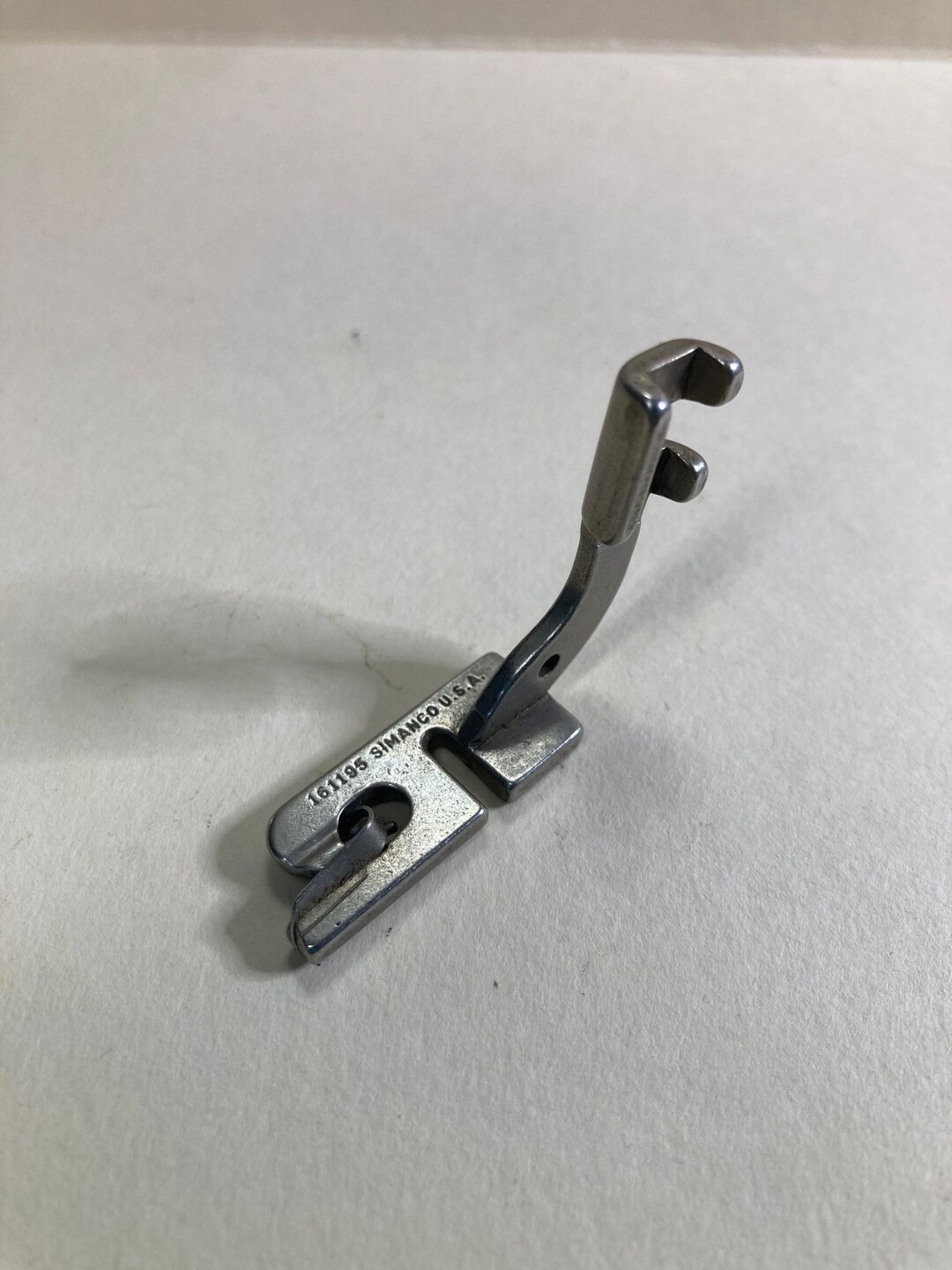 Vintage Singer Sewing Machines 161995 Slant Shank 5/64ths Hemmer Foot ...