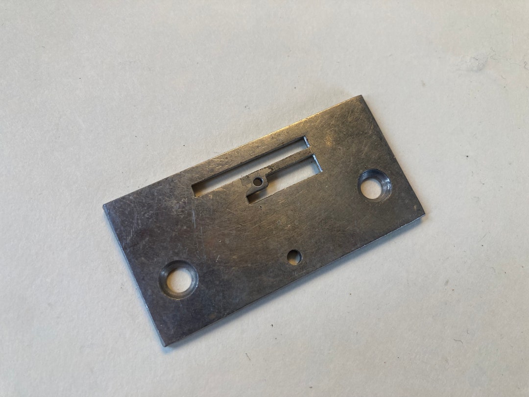 Vintage Singer Sewing Machines: Singer 101 Original Needle Plate - Free ...