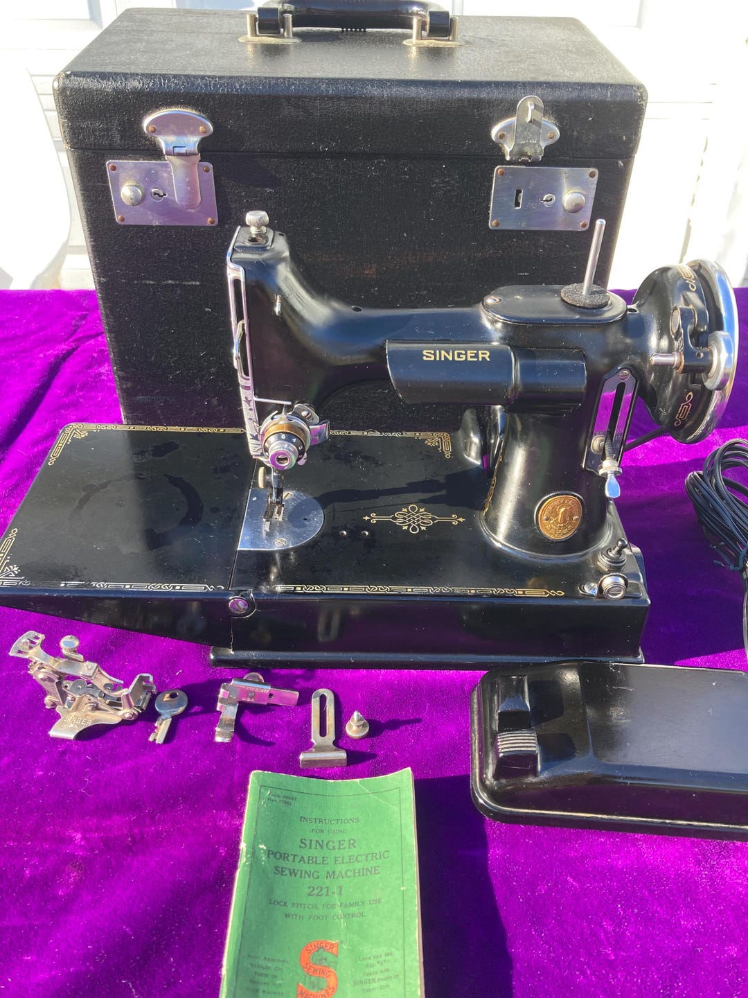 Vintage Singer Featherweight 221 Sewing Machine - May 24, 1938 ...