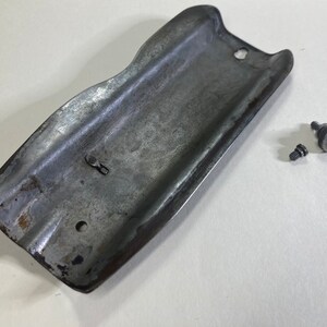 Vintage Singer Sewing Machines: Singer Red Eye 66 Nose Plate With Screw ...