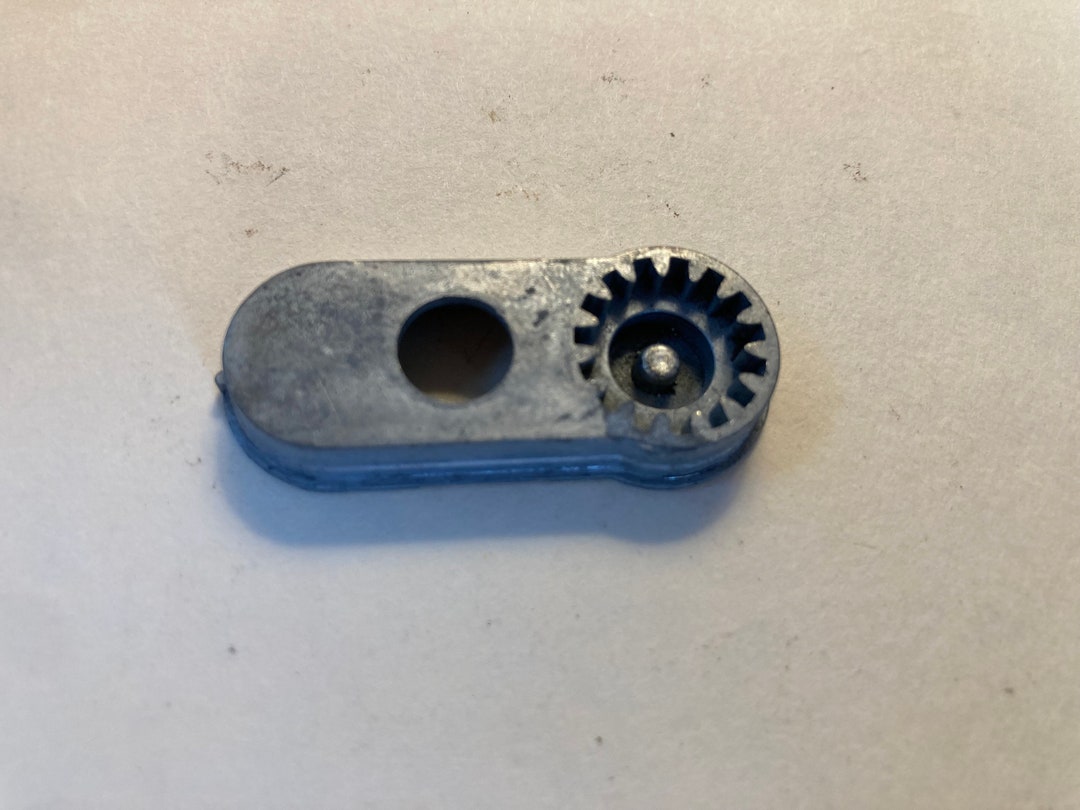 Vintage Singer Sewing Machines Original Eyelet Template #161231 - Free ...