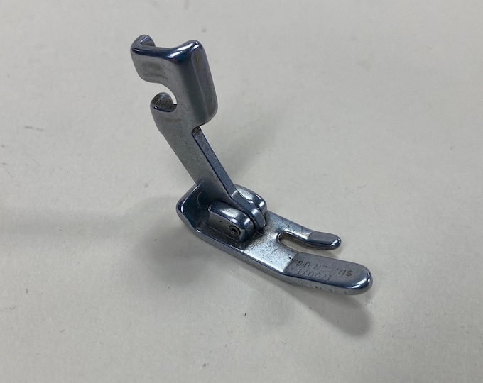 Vintage Singer Sewing Machines: Slant Shank Straight Stitch Presser ...
