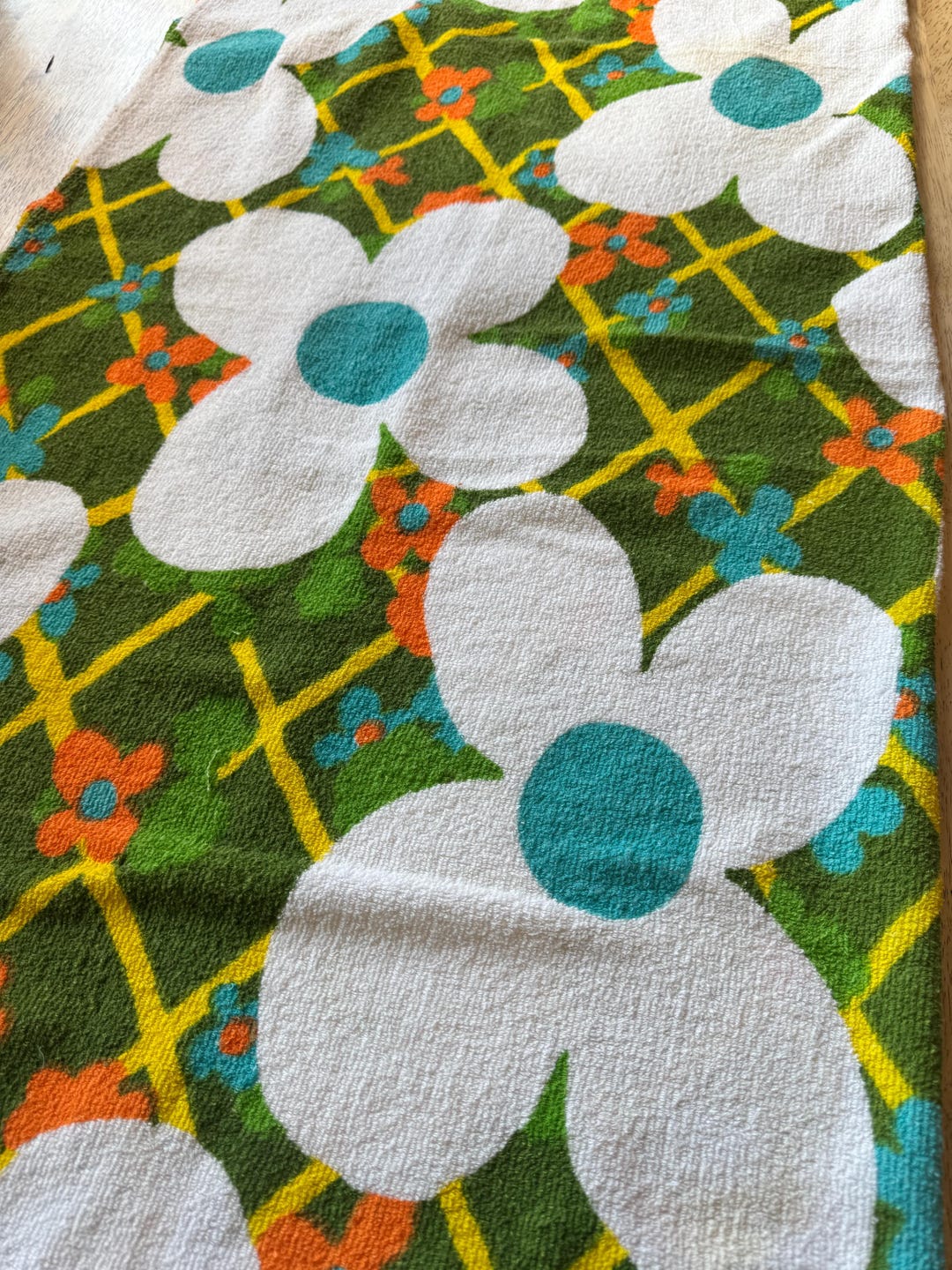 VTG Jcpenny Bright Green Background and White Flower Fashion Manor ...