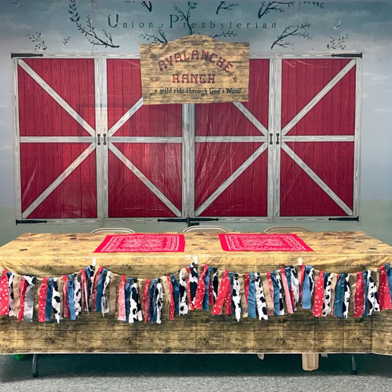 XL Red Barn Door Prop/ Western Party Back Drop/ Farm Birthday - Etsy