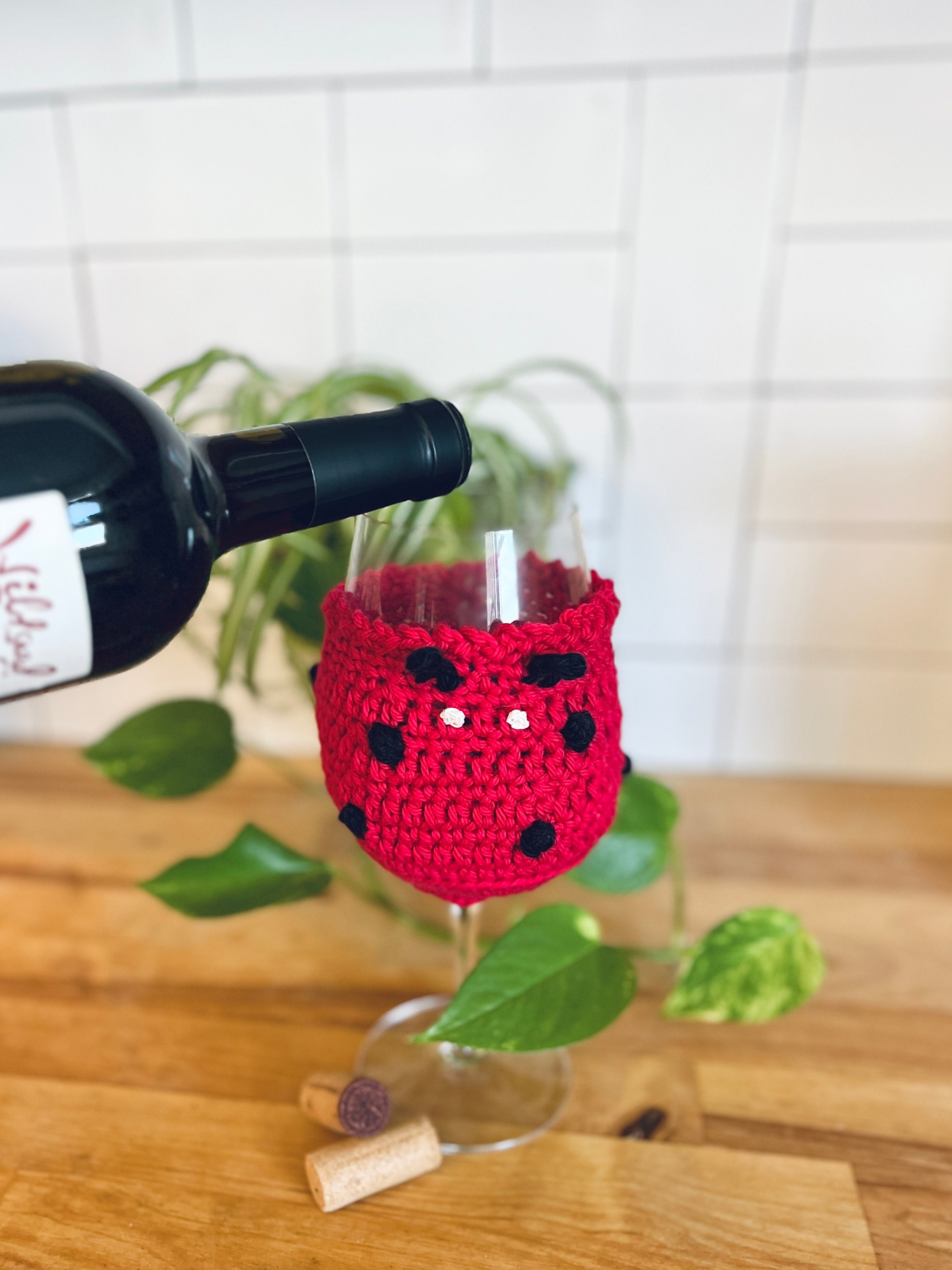 CROCHET PATTERN ~ Ladybug Wine Glass Cozy ~ Wine Decor ~ Ladybug ...