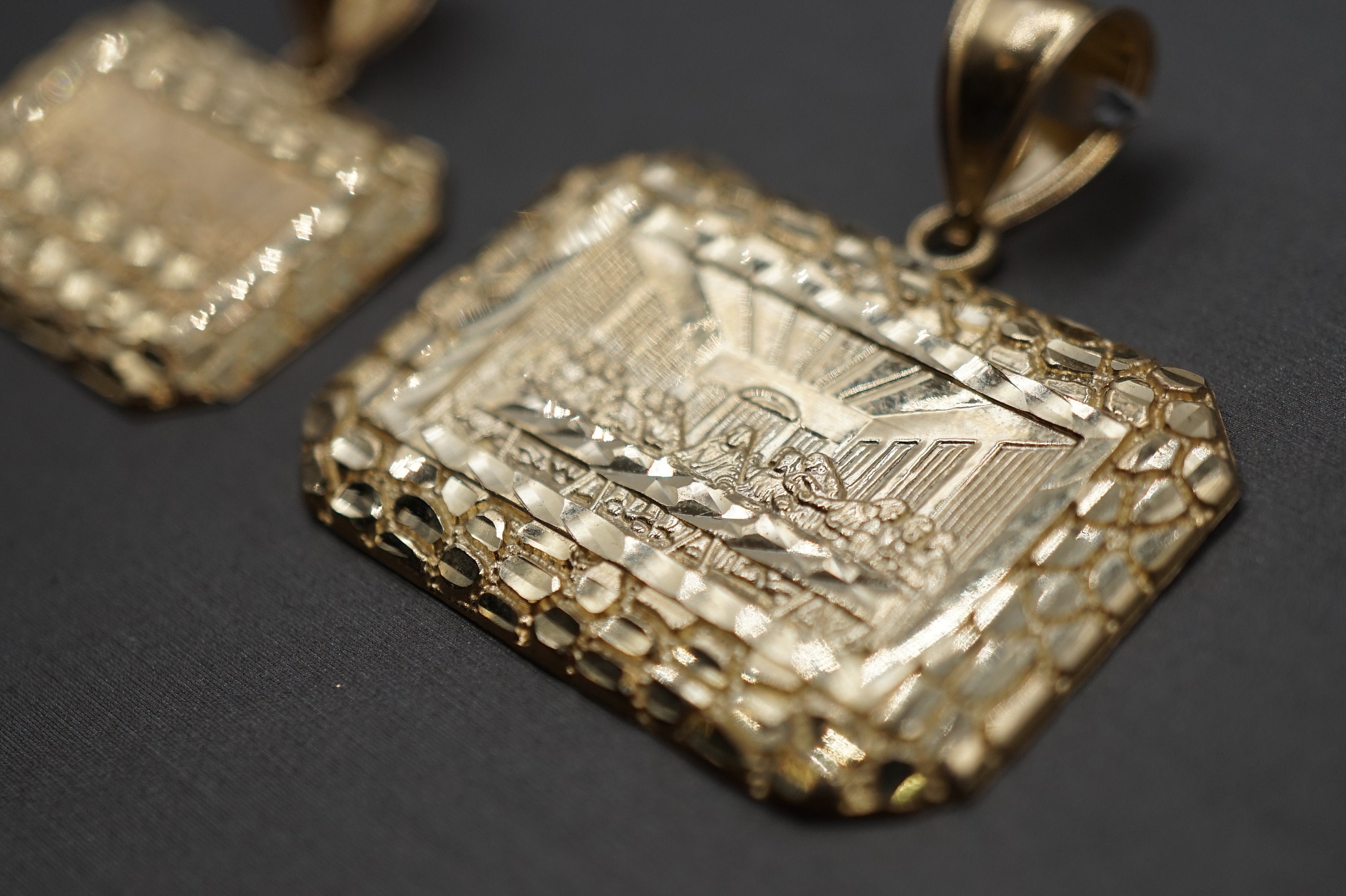 10K Yellow Gold Last Supper Charm Pendant - Diamond Cut Nugget - Etsy