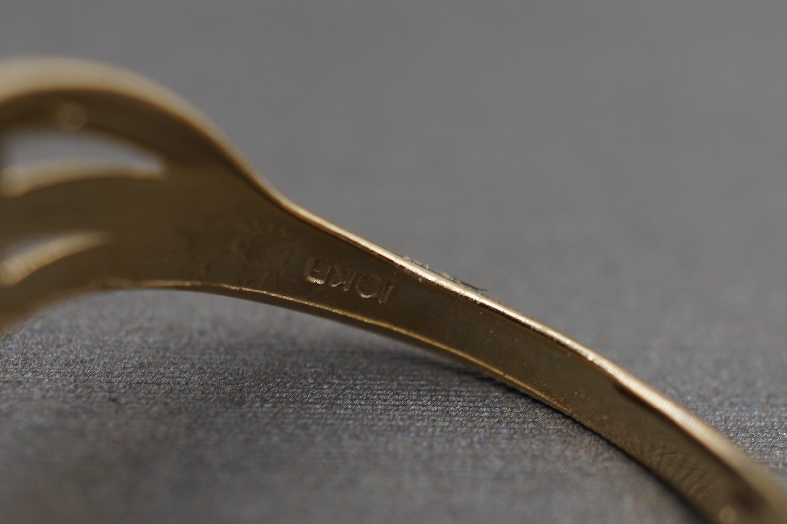 10K Solid Yellow Gold Three Line Wavy Waved Band Ring. - Etsy