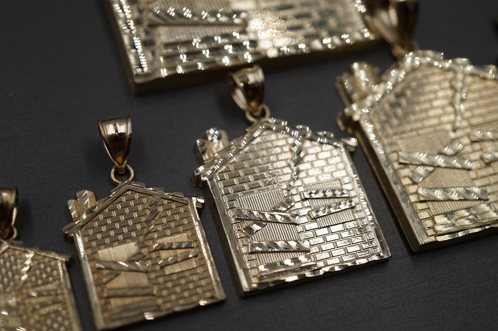 10K Solid Yellow Gold Diamond Cut Trap House Charm Pendant. 6 Sizes - Etsy