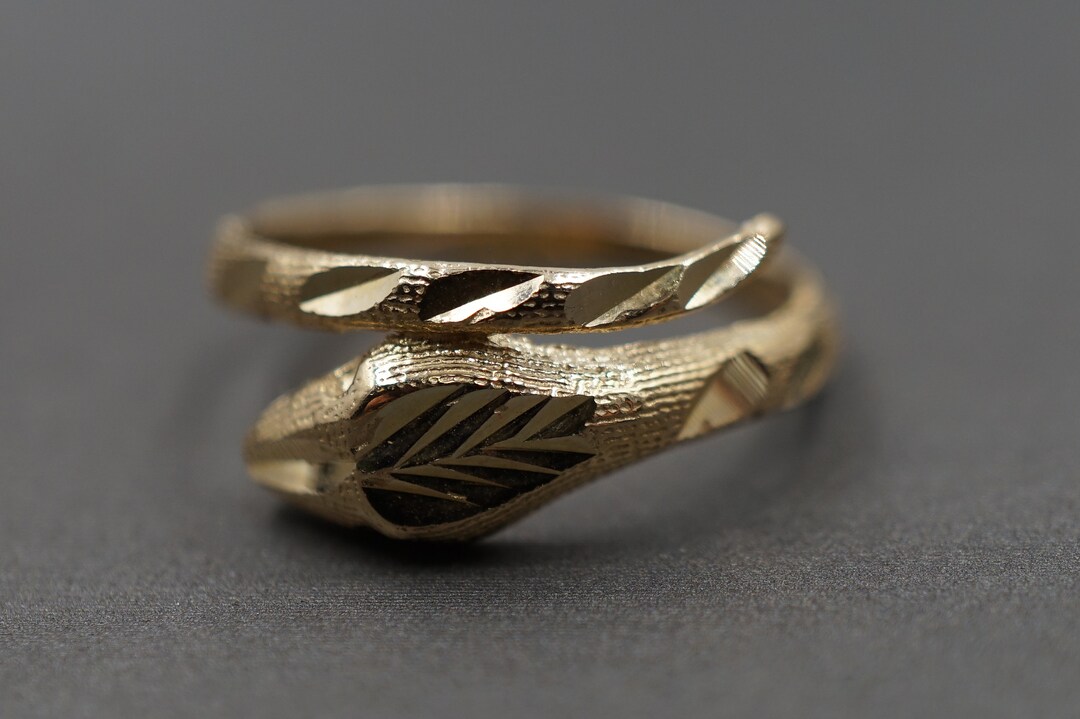 10K Solid Yellow Gold 8.3MM Diamond Cut Snake Band Ring. - Etsy