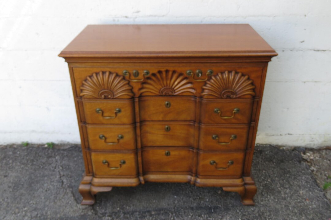 Kittinger Chippendale Shell Block Front Mahogany Dresser Chest 5940 ...