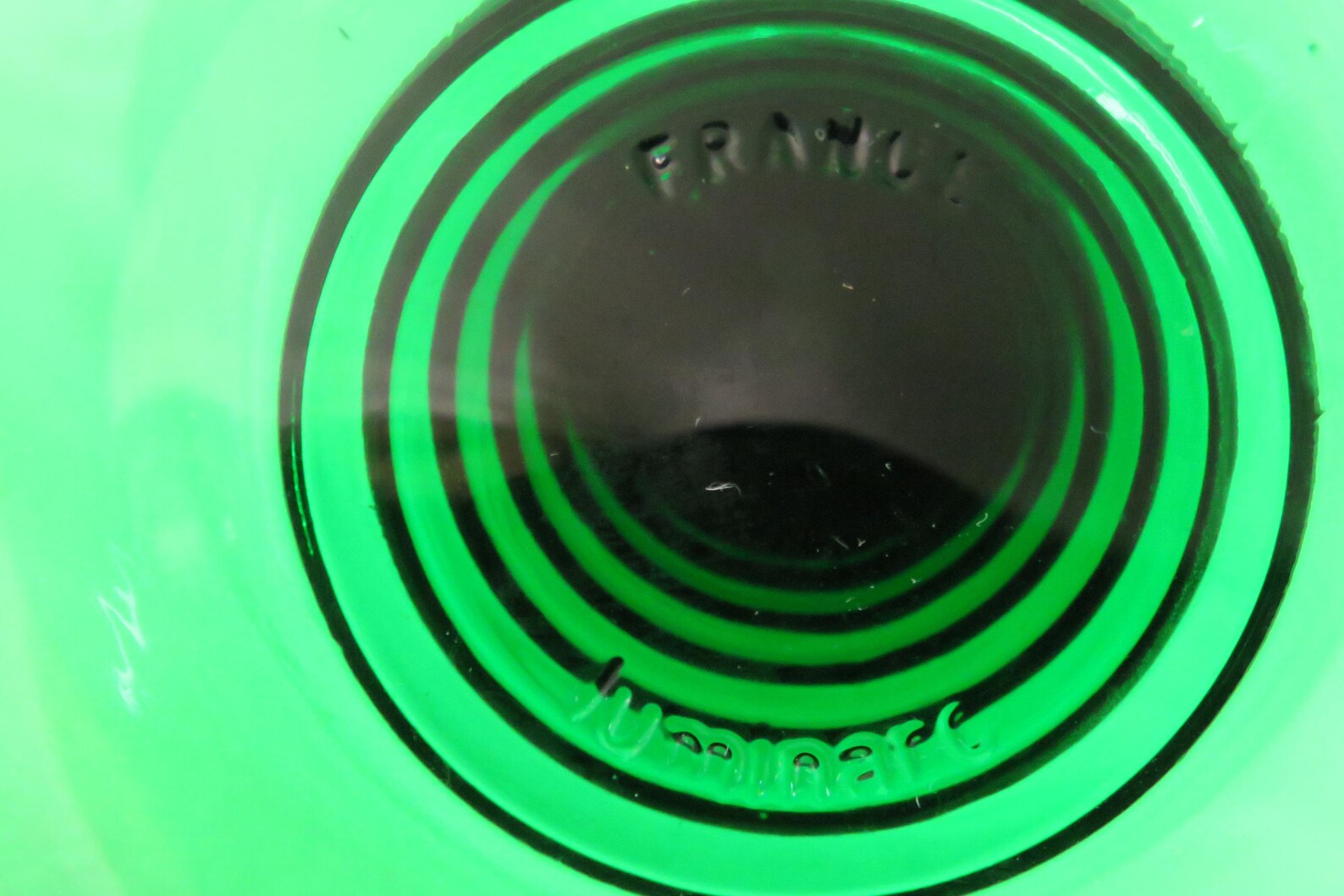 Luminarc Etched Emerald Green Beehive Stem Wine Glass Set of Five 4093B ...