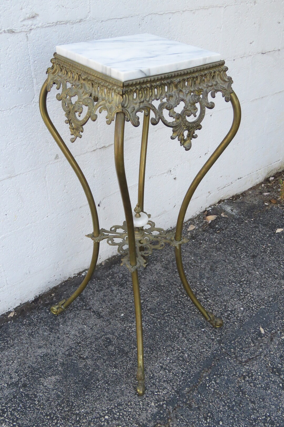 Victorian Marble Top and Brass Finish Flower Statue Stand Pedestal ...
