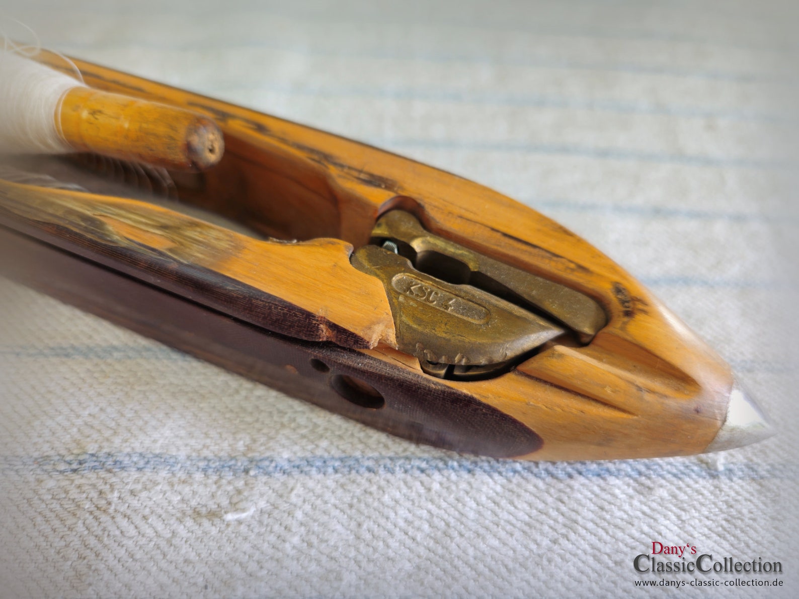 Weaver's Shuttle ~ Weaving Shuttle ~ Weaving Mill ~ Loom ~ Collector's ...