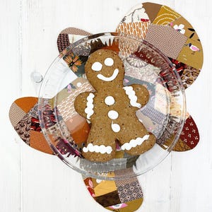 Gingerbread Man Placemat Sewing Pattern: Patchwork Coaster, Mug Rug ...