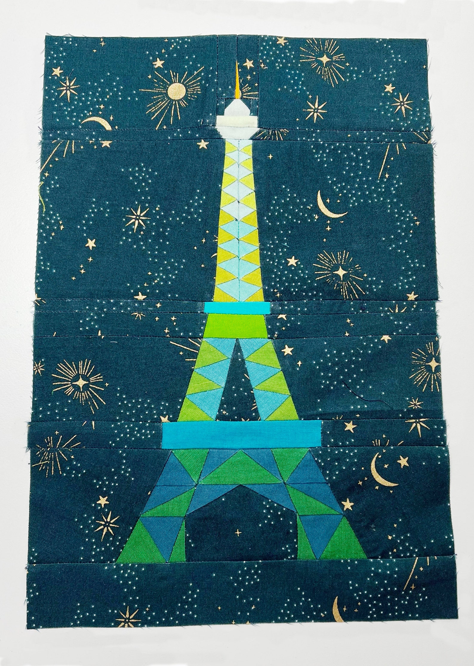 Eiffel Tower Quilt Block Pattern: Parisian Style FPP (PDF Download) - Etsy