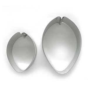 Common Tulip Petal Cutter Set (2 Sizes) - Etsy