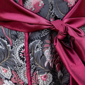 Traditional Persian Robe, Historical Persian Costume, Medieval Iranian ...