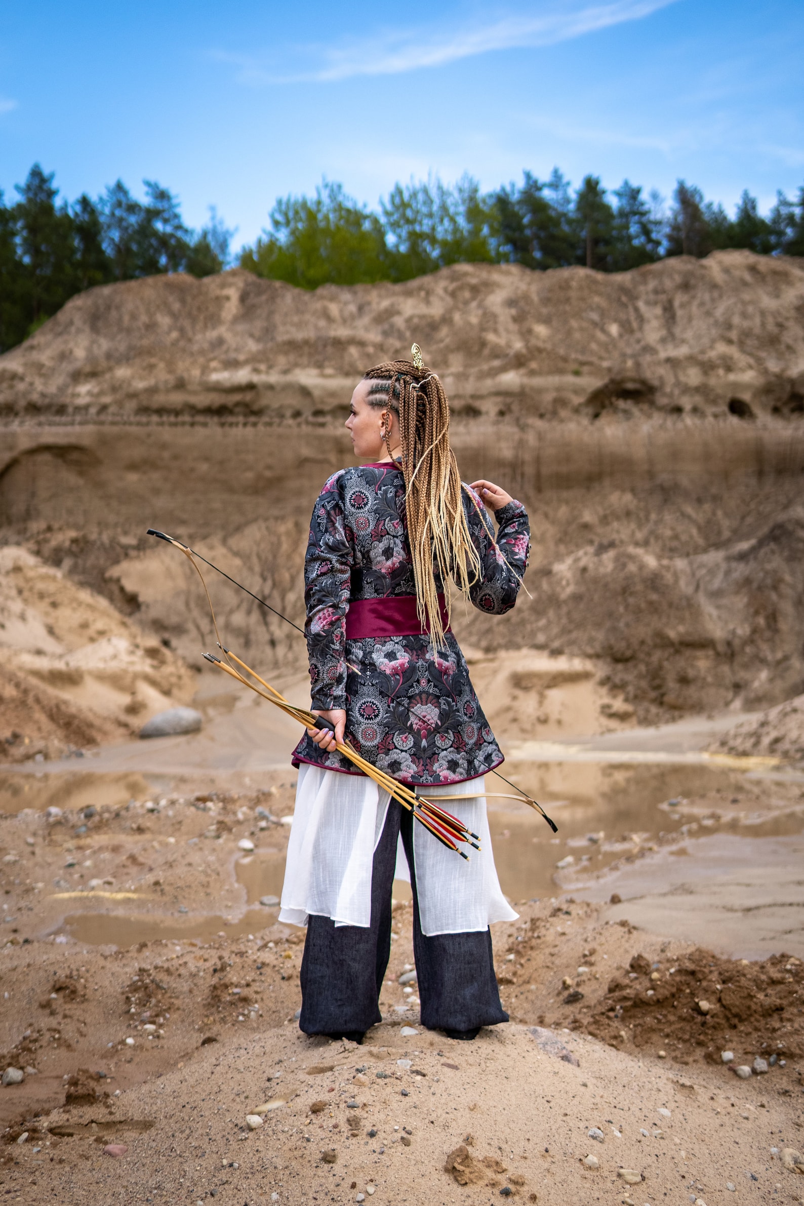 Traditional Persian Robe, Historical Persian Costume, Medieval Iranian ...