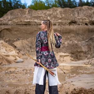 Traditional Persian Robe, Historical Persian Costume, Medieval Iranian ...