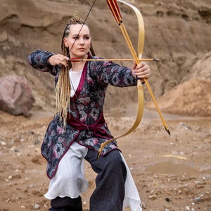 Traditional Persian Robe, Historical Persian Costume, Medieval Iranian ...