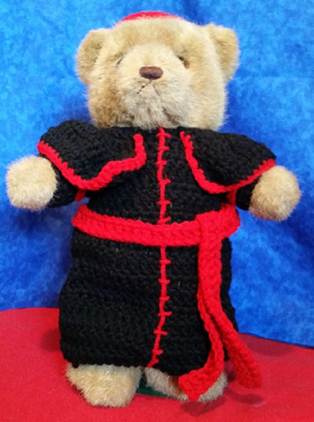 Re-Love Bear in Catholic Cardinal outfit - Etsy.de
