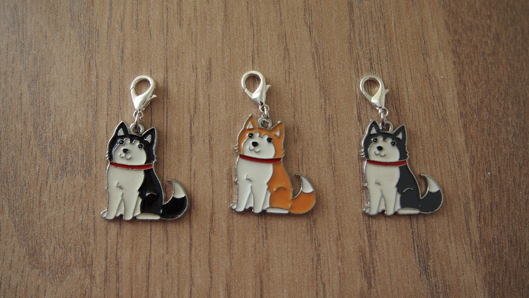 Husky Dog Charm: Alaskan Malamute Zipper Pull, Crochet Marker - Etsy