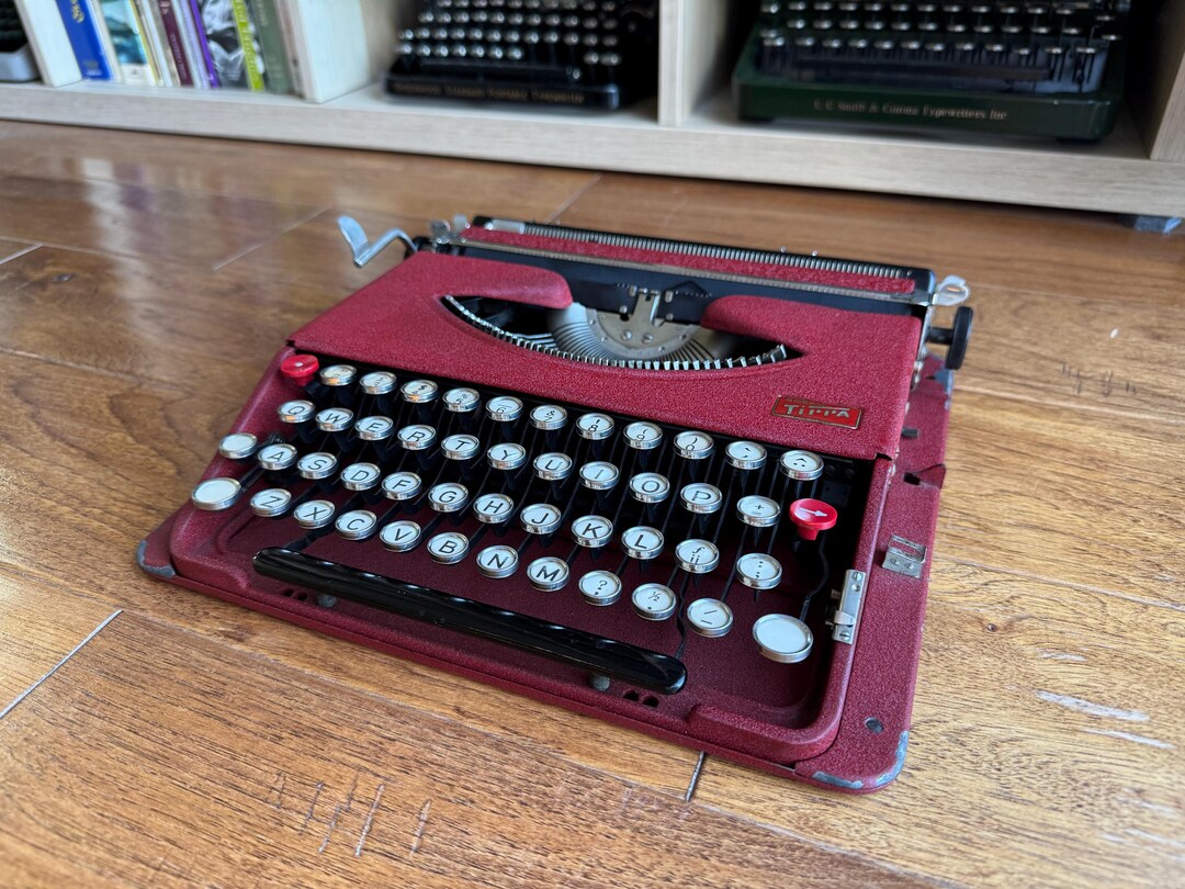 Serviced and Fully Working 1950 Gossen Tippa Typewriter in Red Wrinkle ...