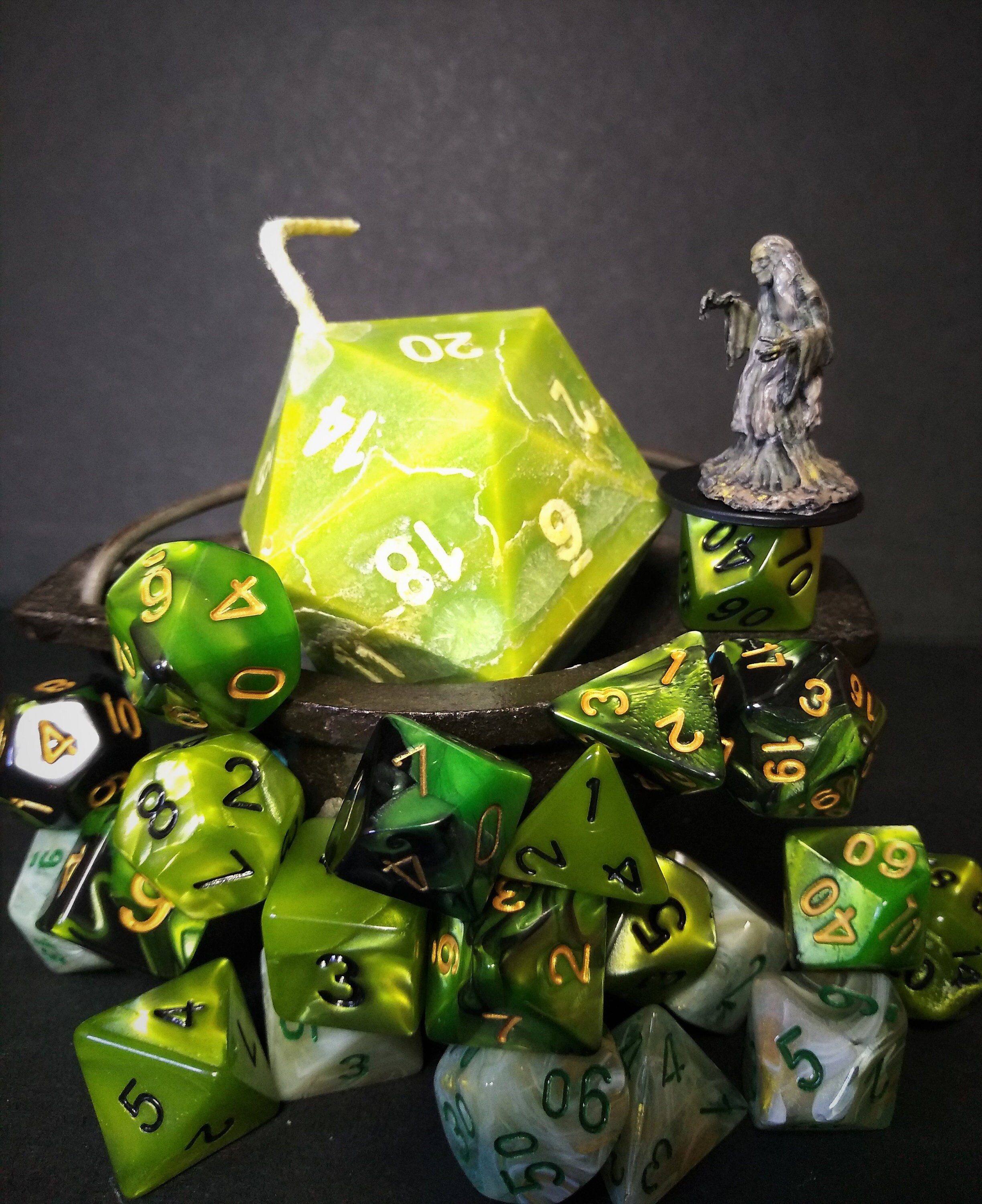 Acid Splash: Spell Series Natural D20 Candle - Etsy