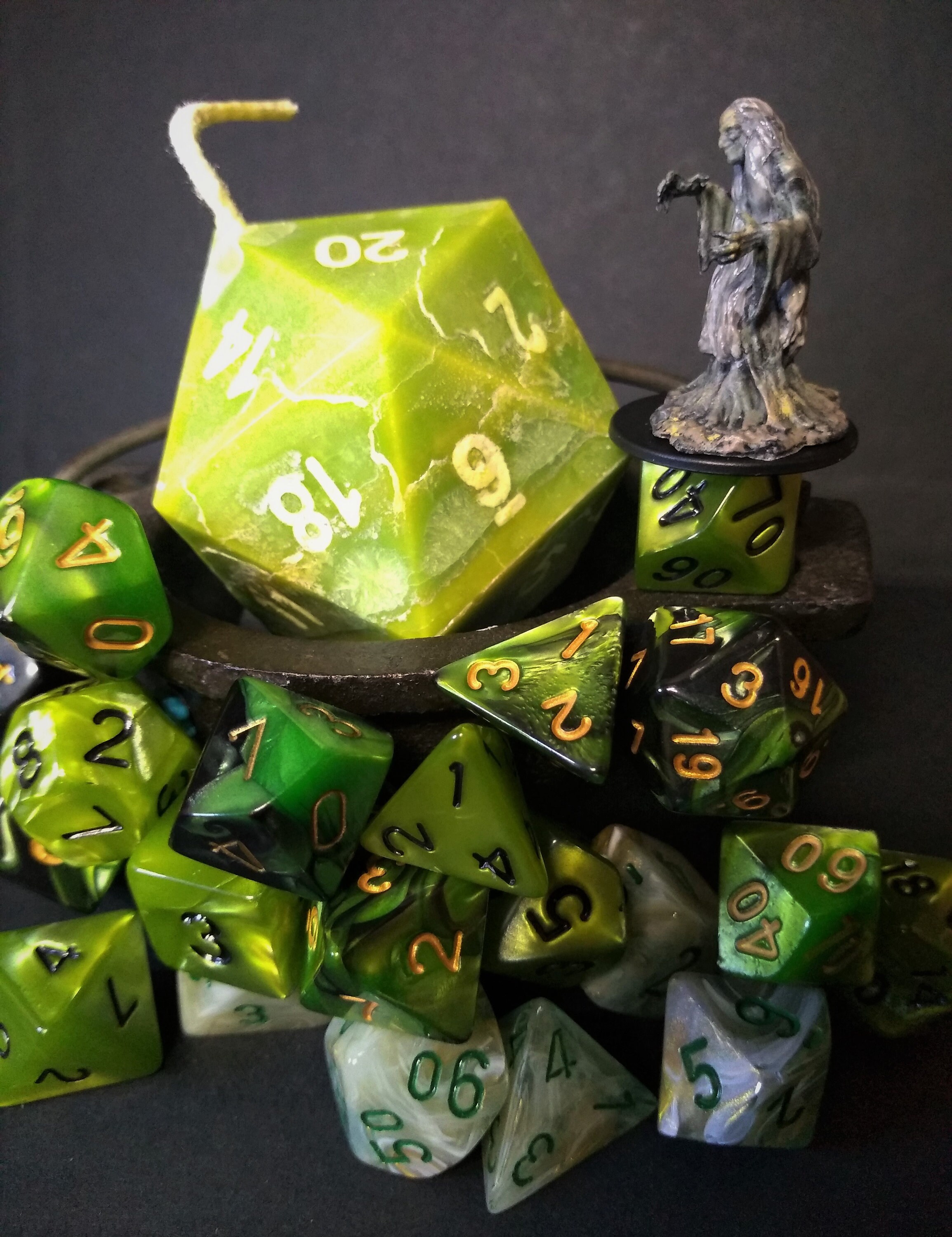 Acid Splash: Spell Series Natural D20 Candle | Etsy