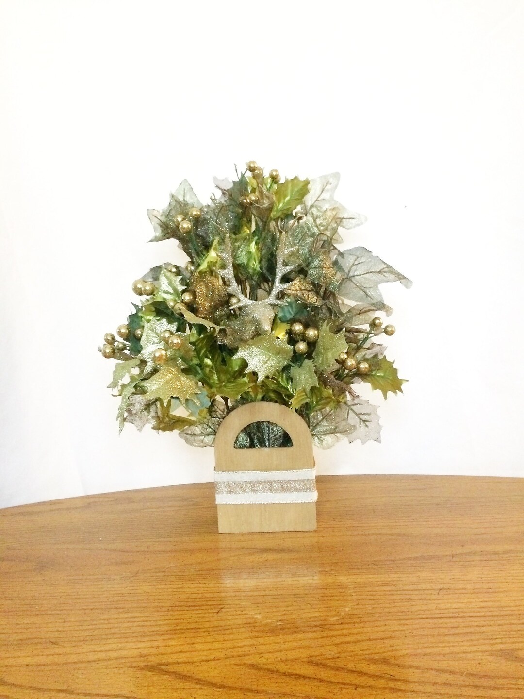 Christmas Table Centerpiece, Small Flower Arrangement, Small Christmas ...