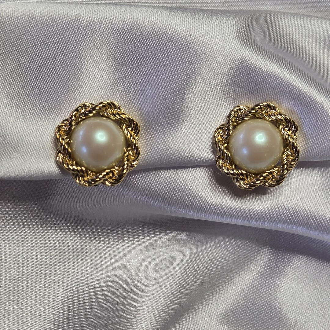 Vintage Nina Ricci Pearl and Gold-tone Earrings - Etsy