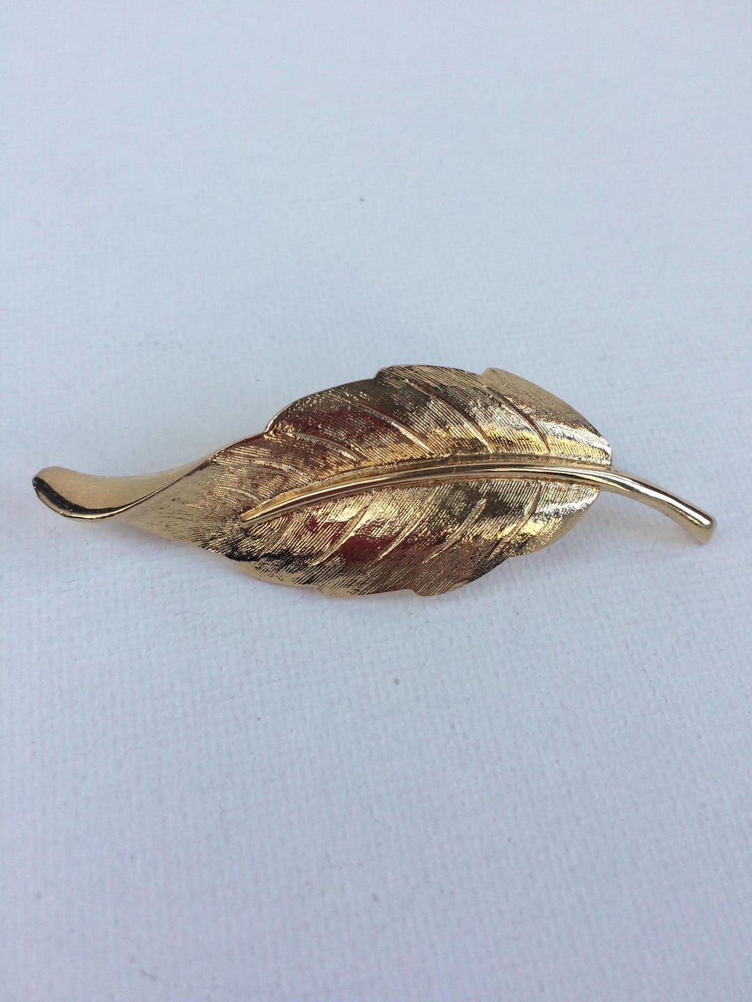 Elegant AVON Gold Leaf Brooch Vintage-inspired Accessory - Etsy