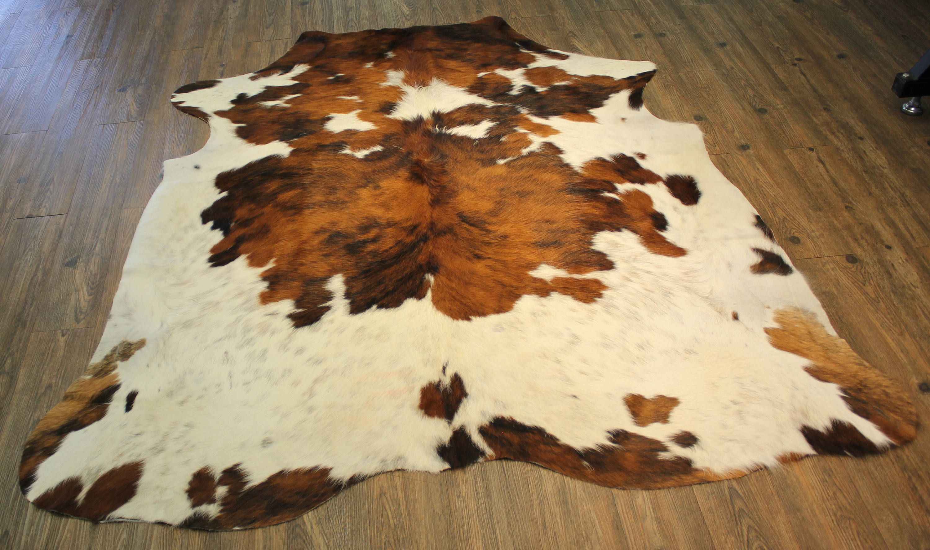 100% Premium Hair-on Cowhide Area Rug in Brown With Off-white 72x 76 - Etsy