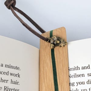 Handmade Oak and Resin Bookmark and Page Holder Gift Set - Etsy