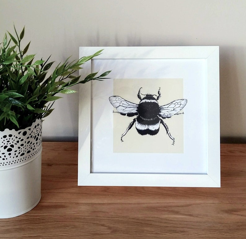 Bee Print Bumblebee Print Gift for Bee Lover Bee Wall Art. - Etsy