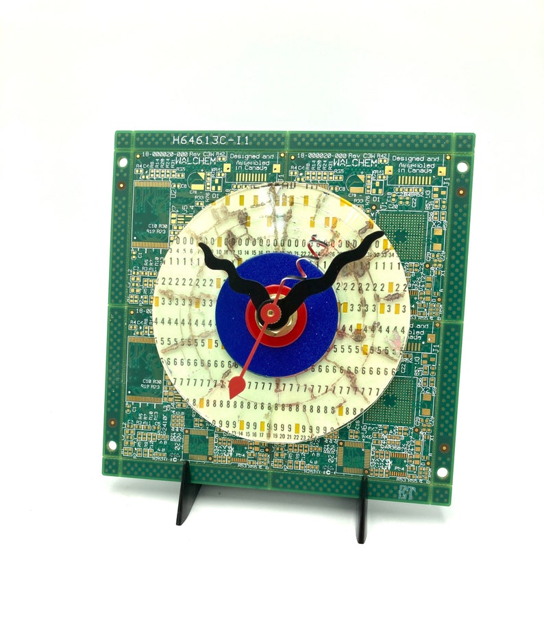 Upcycled Computer Circuit Board Clock: Techie Desk Decor - Etsy