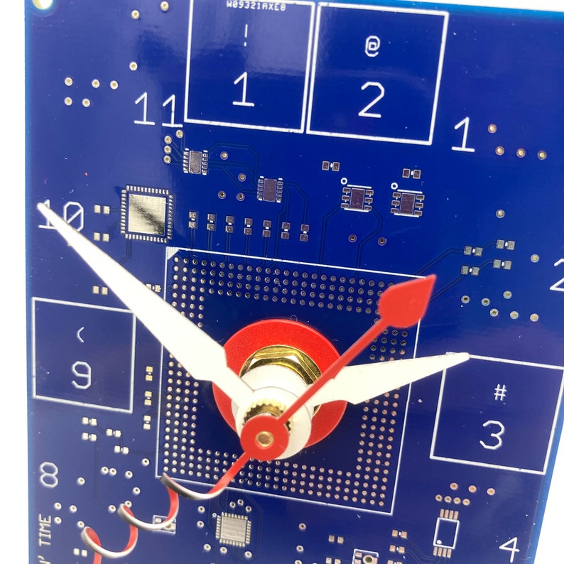 Circuit Board Clock: Tech Art, Desk or Wall Display - Etsy
